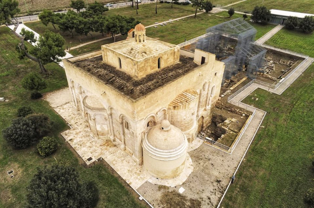 Manfredonia: il castello, la cattedrale, il litorale e l'Oasi Lago Salso