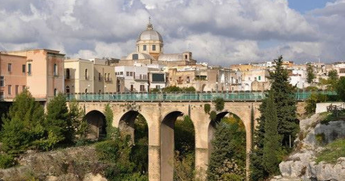 Massafra, città arroccata sulle sponde della gravina di S.Marco