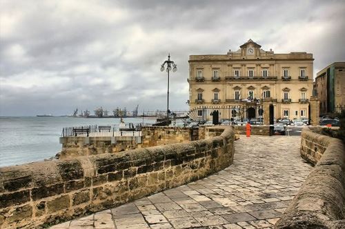L'Isola di Taranto: borgo antico, Castello Aragonese e Cattedrale