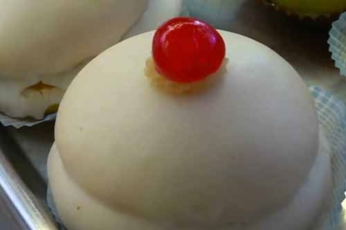 I sospiri pugliesi. Ricetta dei soffici dolcetti glassati