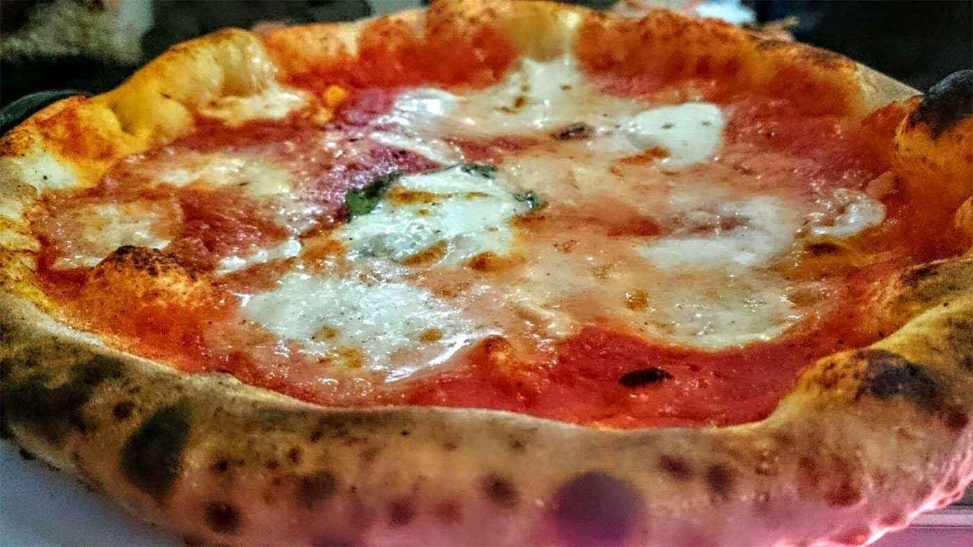 Pizzeria Da Mattone Barletta (BT) - Forno a legna, impasti a alta ...