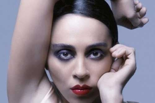 Al Teatro Roma di Ostuni l'incantevole voce di Amalia Grè