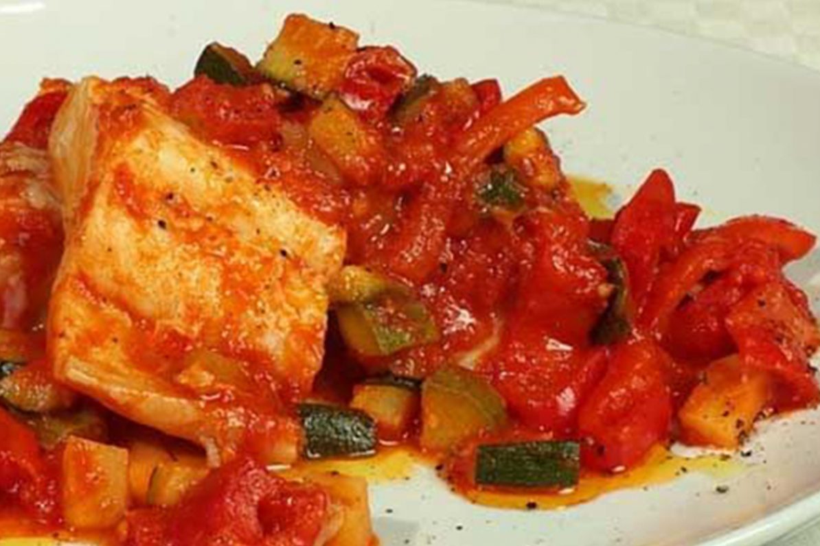 Stoccafisso con verdure al forno, piatto tipico della cucina pugliese ...