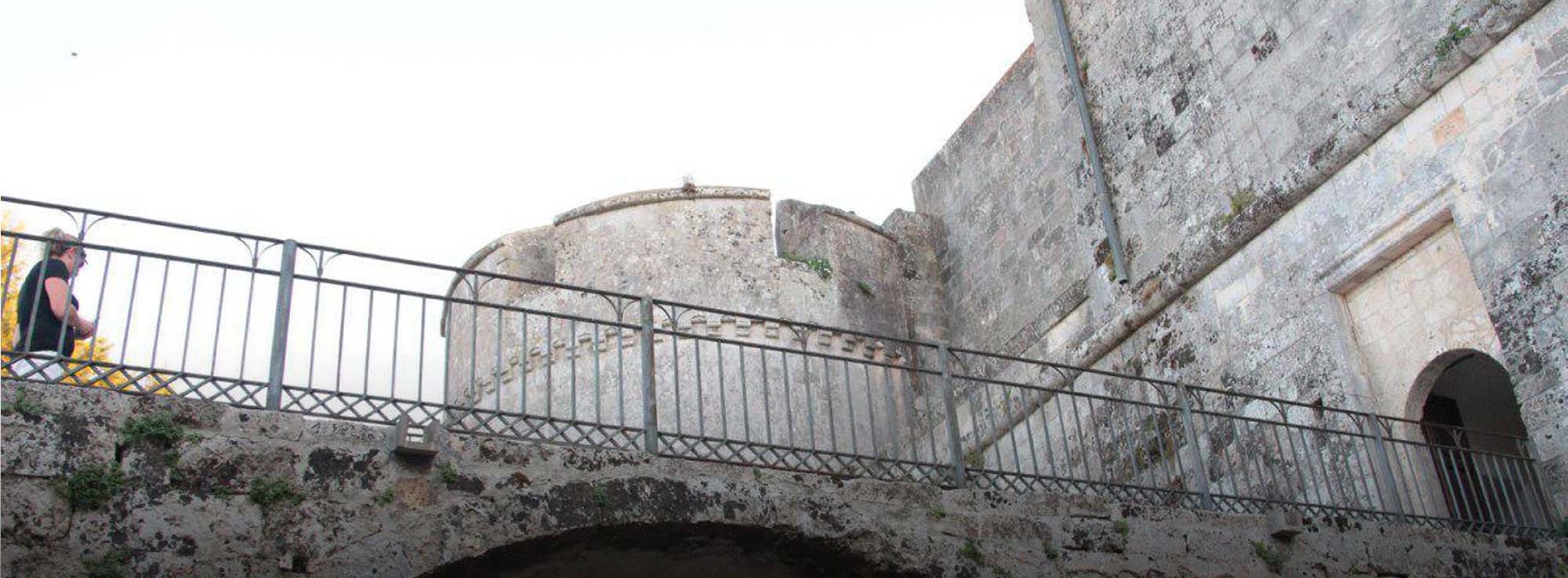 Castello di Andrano, fortezza salentina del XIII secolo - Puglia.com