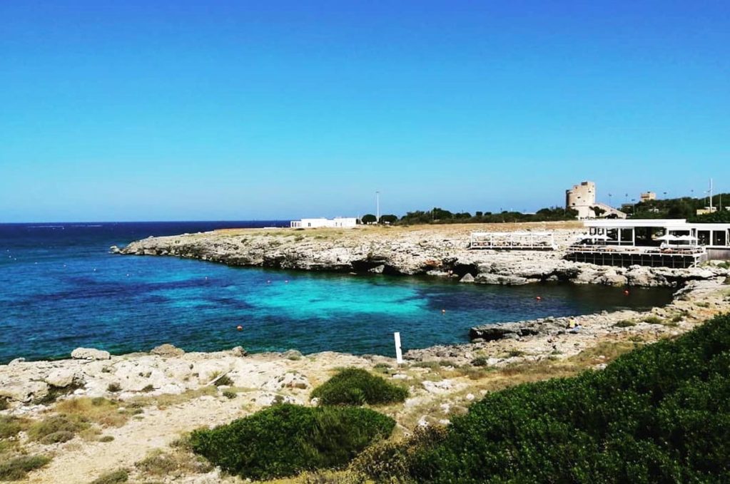 Torre Suda, spiagge rocciose bagnate dal mare cristallino - Puglia.com