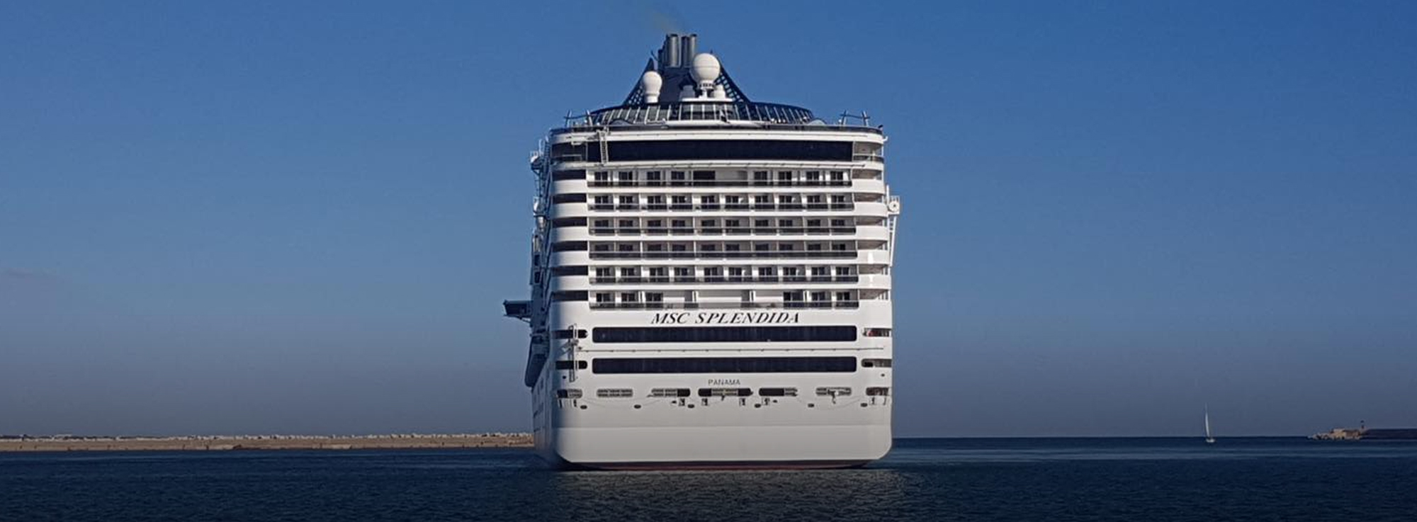 Msc Splendida per la prima volta nel porto di Bari - Puglia.com